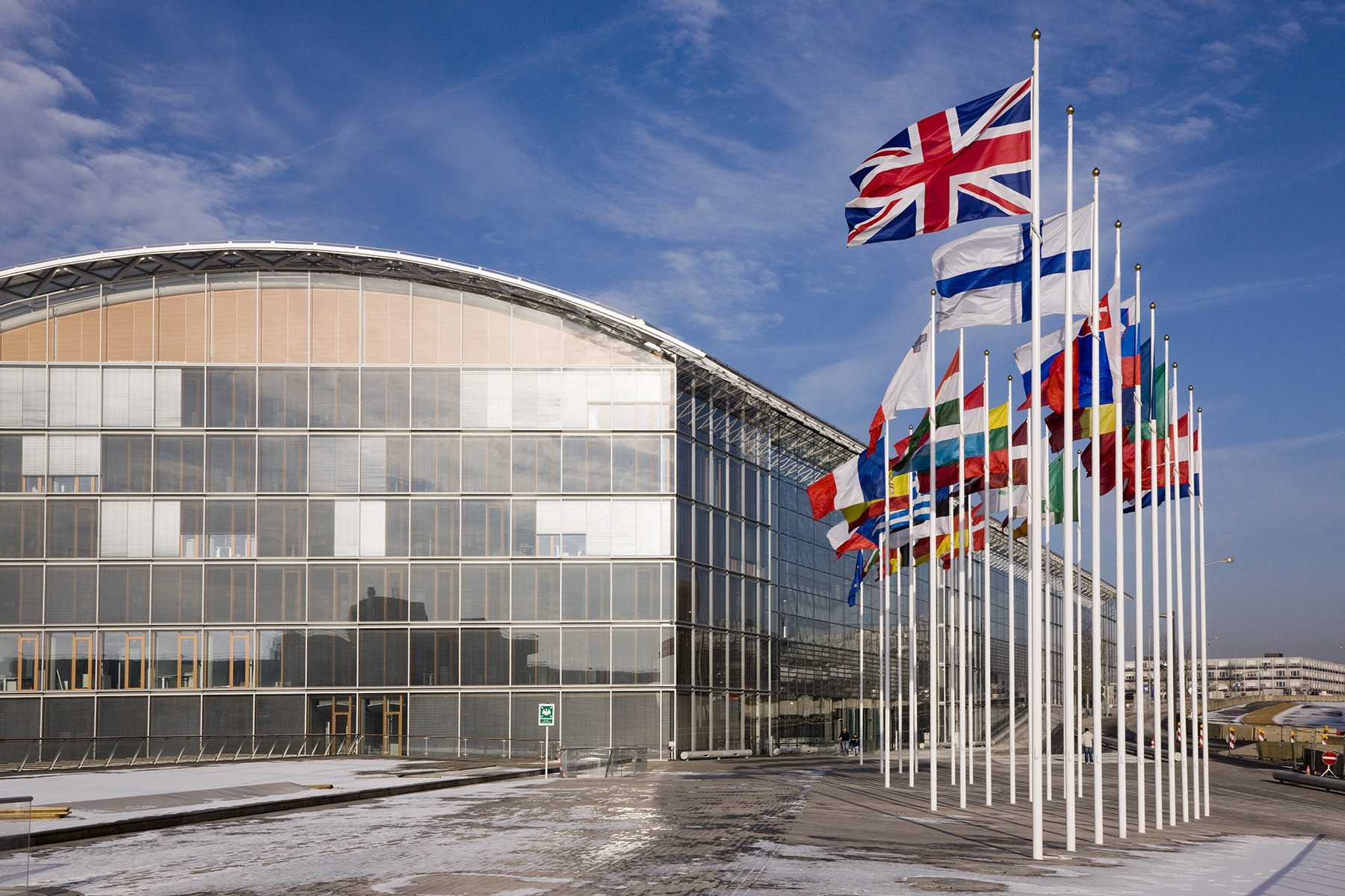 EIB achieves milestone with first ever digital bond in British Pounds ...